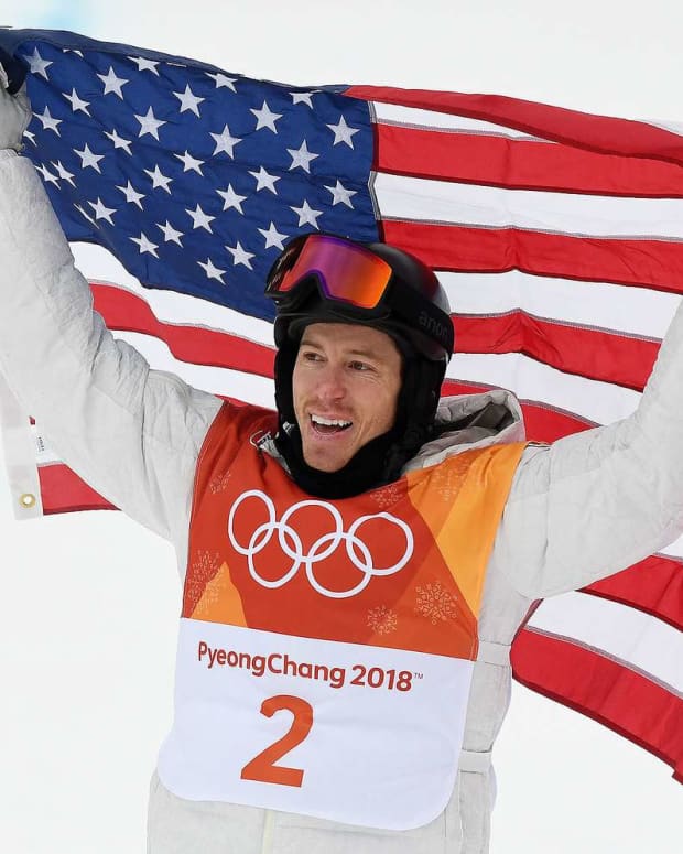 Shaun White Teams Up With U.S. Snowboarding At Mount Hood