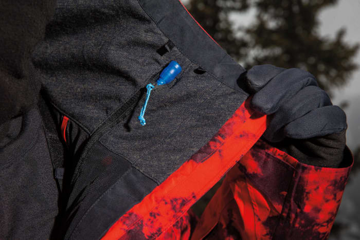 2020 Coat Check: 686's GLCR GORE-TEX Hydrastash Sync Jacket