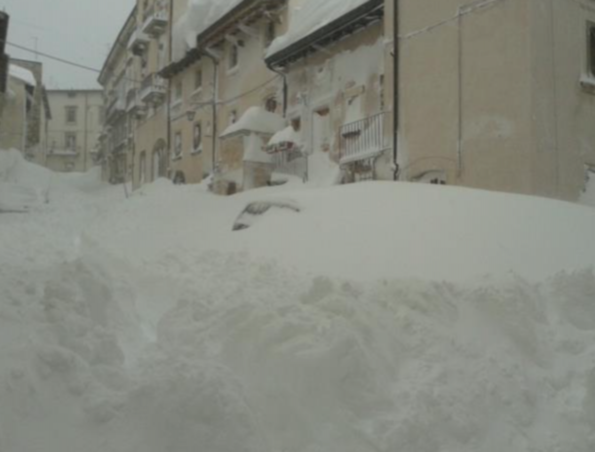 New World Record Set for Single-Day Snowfall in Italy - Snowboarder