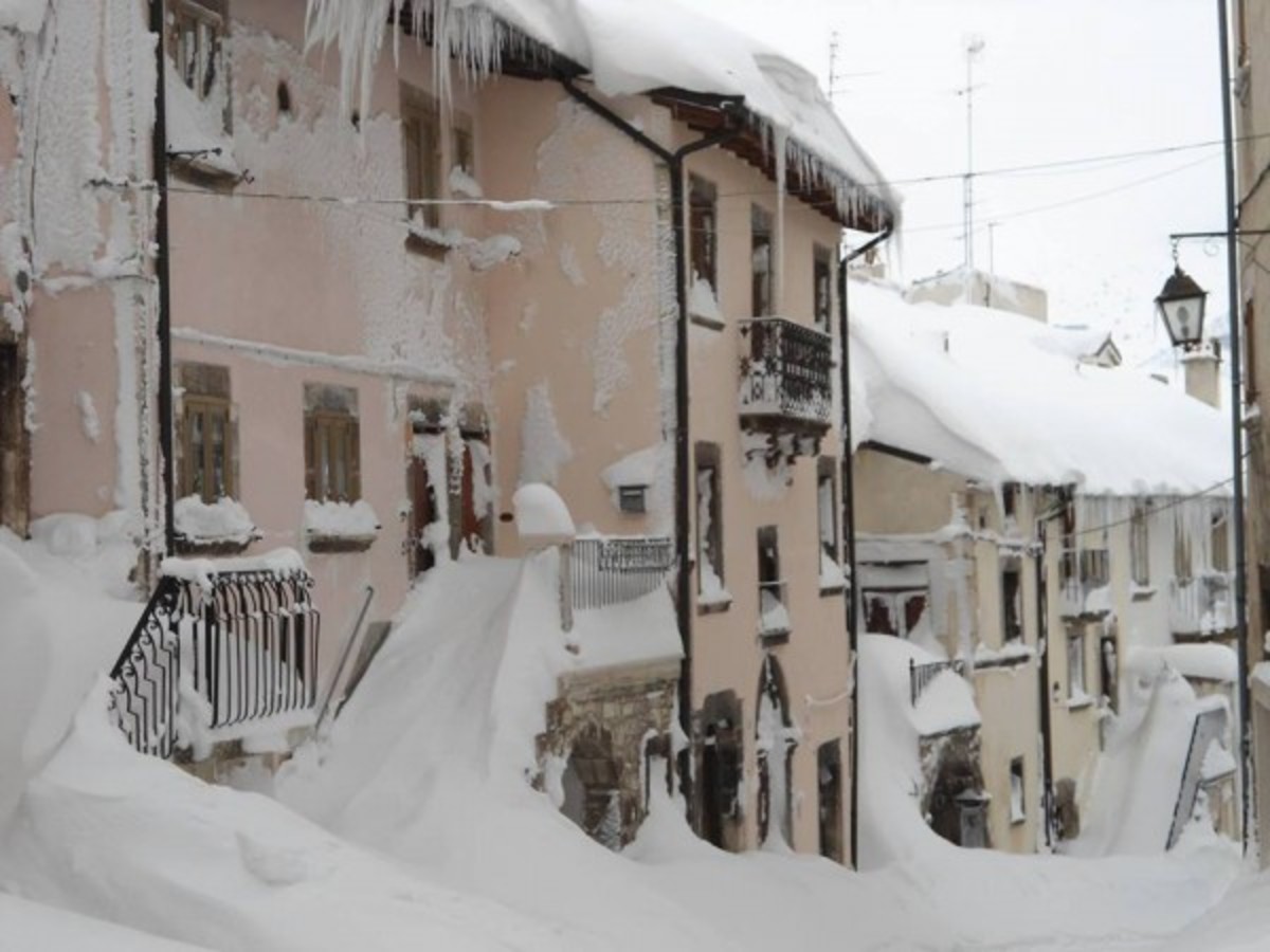 New World Record Set for Single-Day Snowfall in Italy - Snowboarder