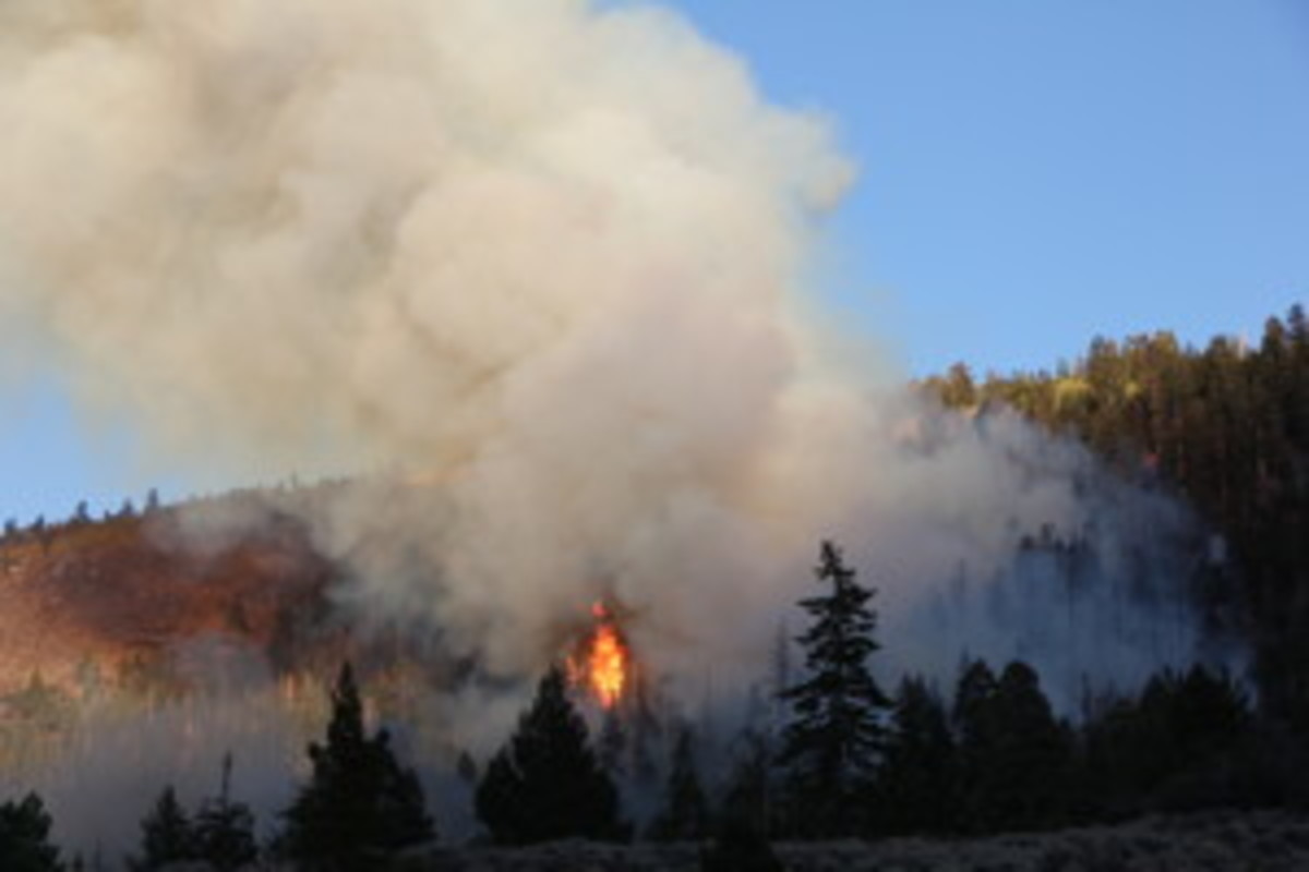June Mountain fire threatens iconic resort