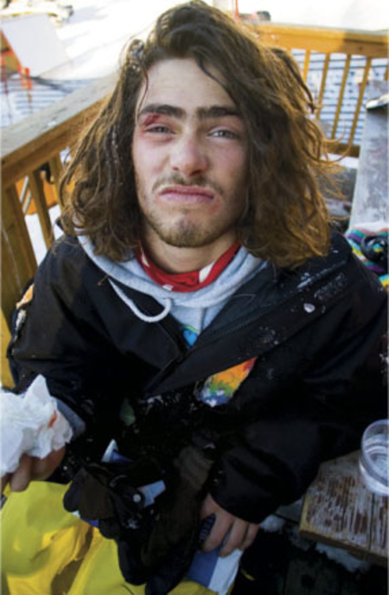 TOTINO’S® SIGNS DANNY DAVIS - Snowboarder