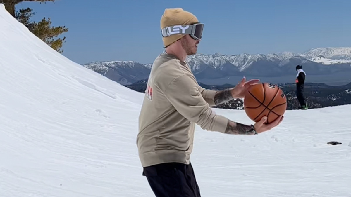 Look: Pro Snowboarder Drains Trick Shot