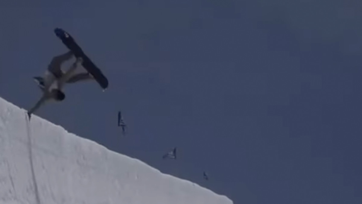 Look: Snowboarder's Impressive Halfpipe Run Without Catching Air