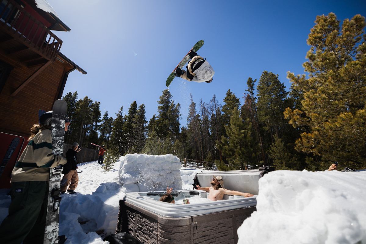 LINE Skis Launches its First Snowboard