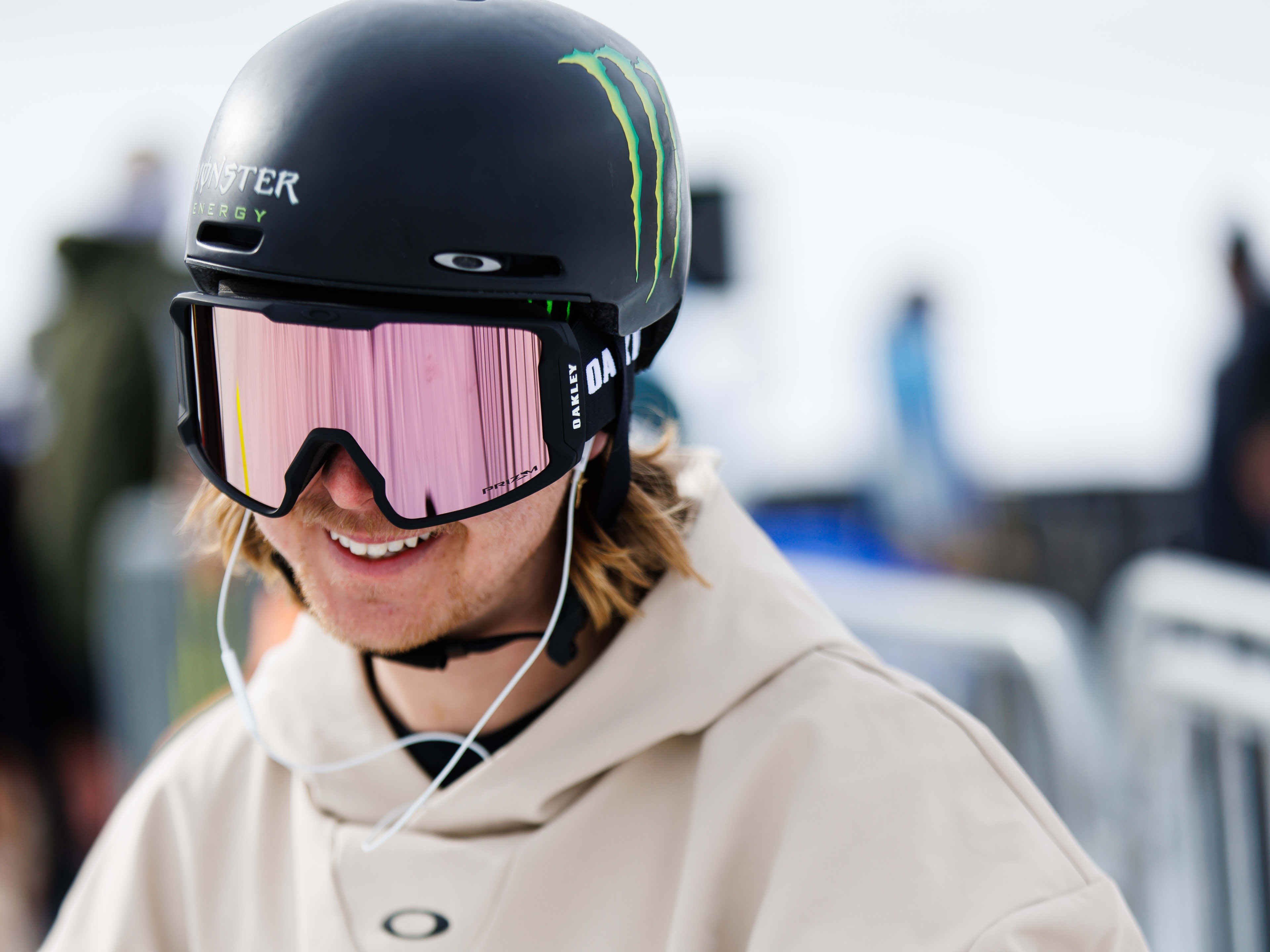 Snowboarders: Rider Profiles, Stories & Standout Moments - Snowboarder